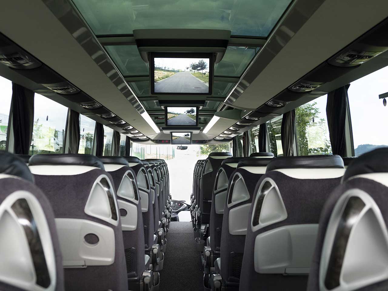 Autocar "Le Bond" - Gaiffier - Autocars de Prestige en France